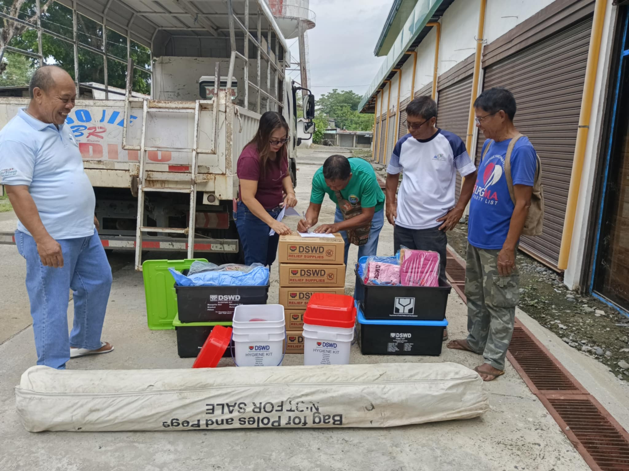 Dalawang pamilya sa Isabela na nasunugan ng bahay, tinulungan ng DSWD ...