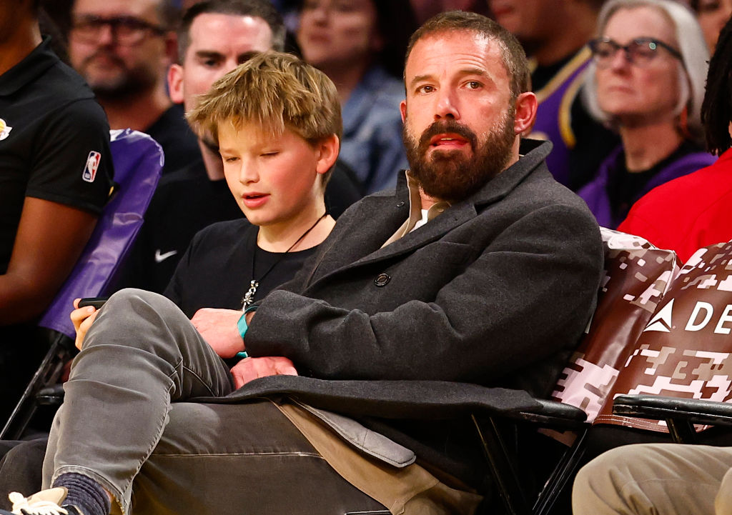 Ben Affleck 'jealous' as Matt Damon bonds with David Beckham after beer ...